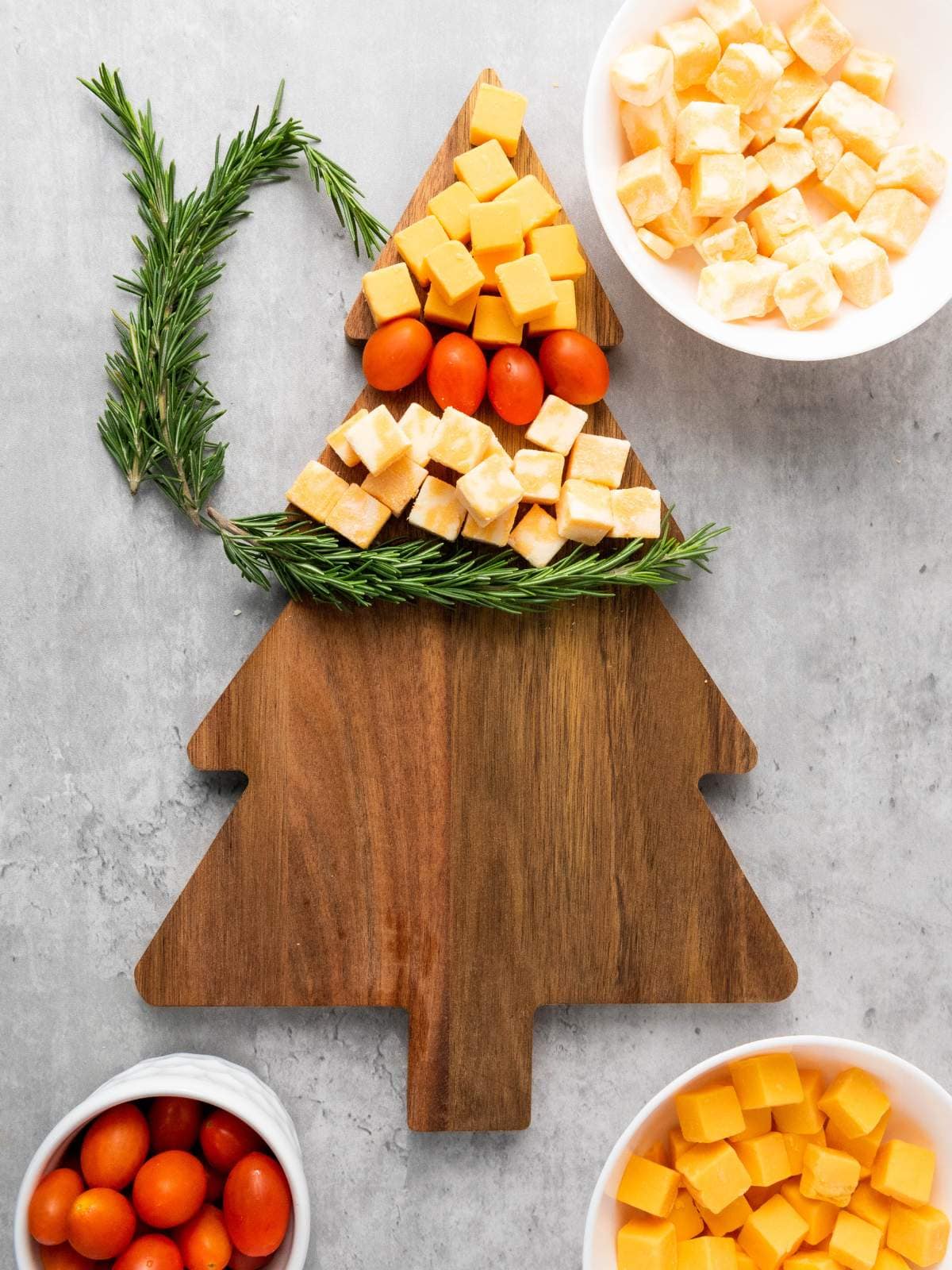 How To Make A Christmas Tree Cheese Platter
