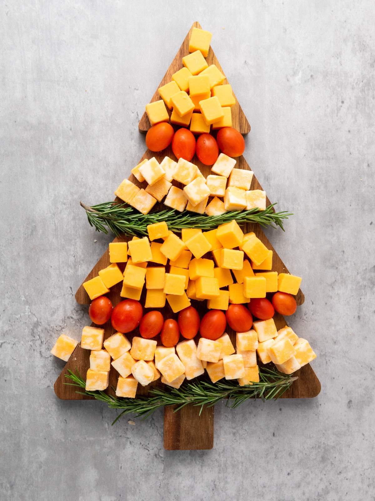 How To Make A Christmas Tree Cheese Platter