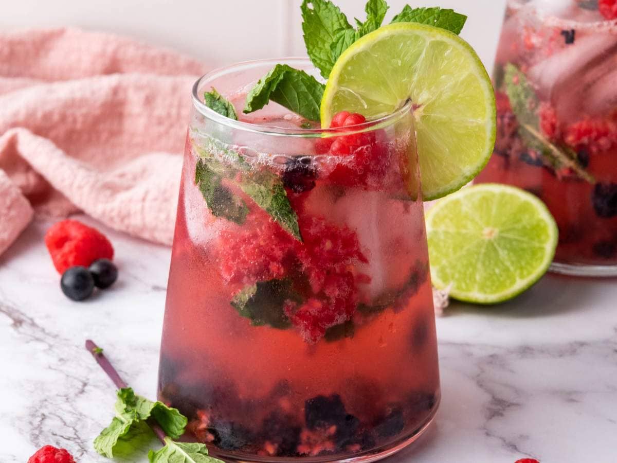 10-Minute Berry Mocktail Recipe
